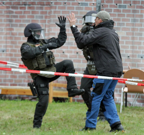 Spezialeinheiten OEZ, ZUZ und der tschechischen Spezialeinheit SON beim ...