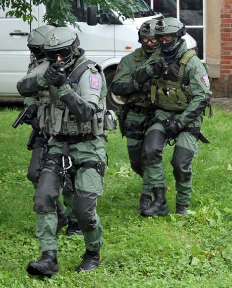 Spezialeinheiten OEZ, ZUZ und der tschechischen Spezialeinheit SON beim ...